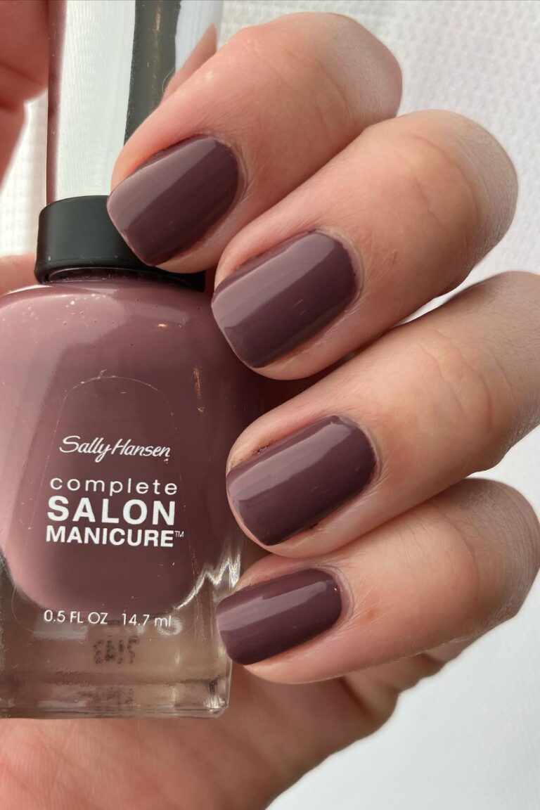 41 Gorgeous Fall Nail Colors You’ll Love This 2025 Season