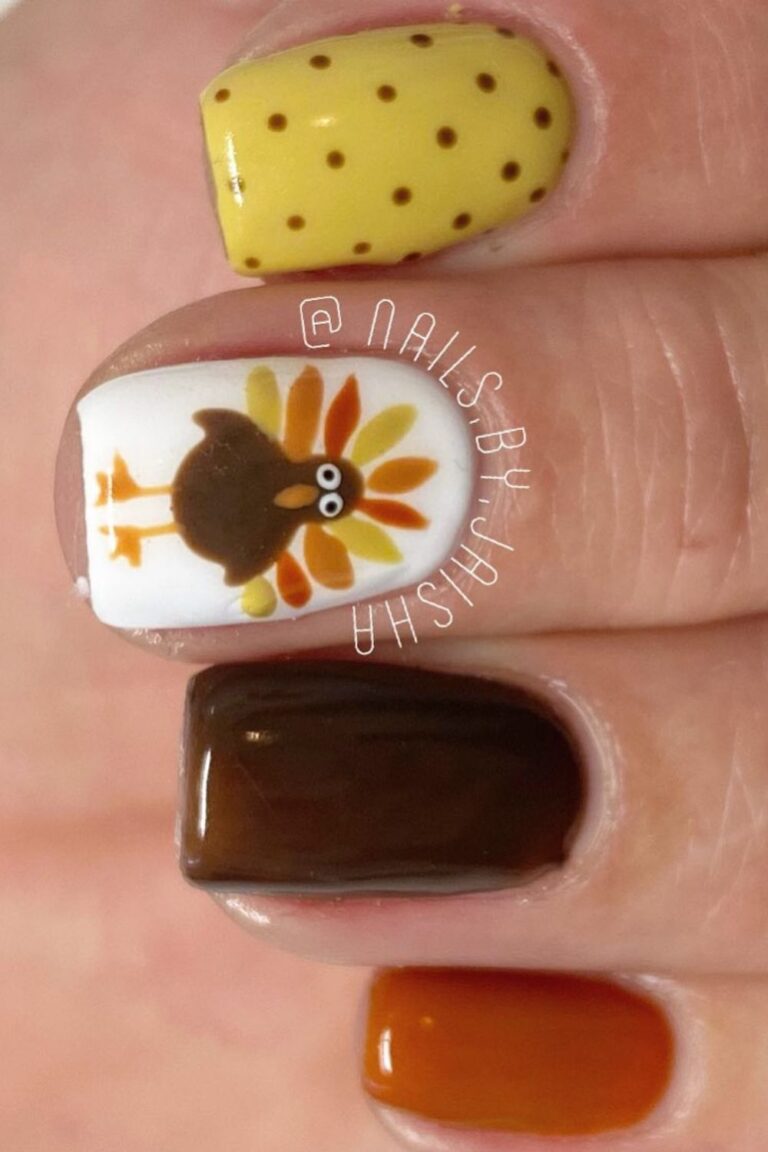 32 Turkey Nails for a Playful Thanksgiving Look in 2025