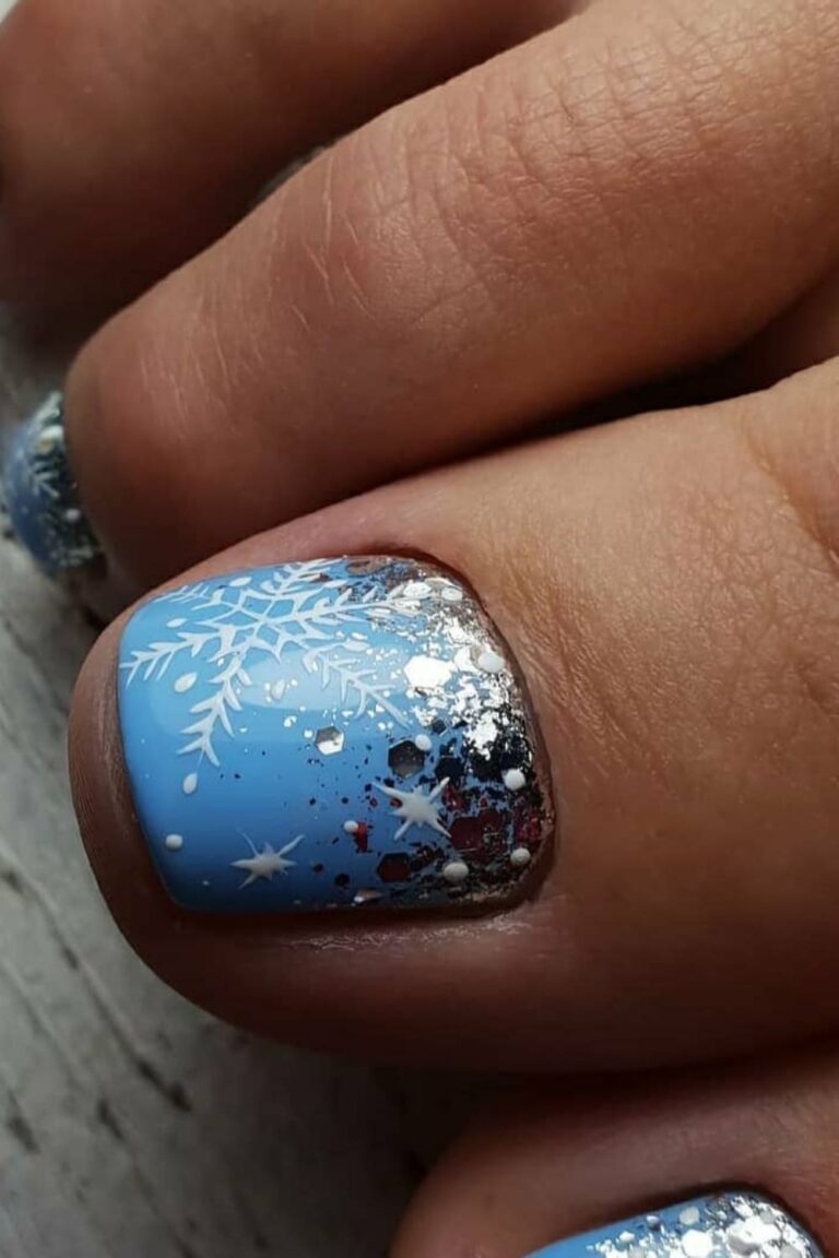 35 Winter Toe Nails to Keep Your Style Frosty and Fabulous