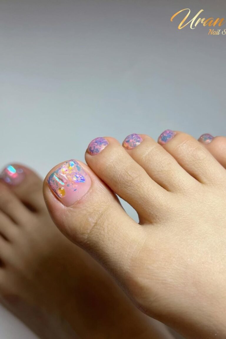 23 Trendy Spring Toenail Colors for a Fresh Seasonal Look
