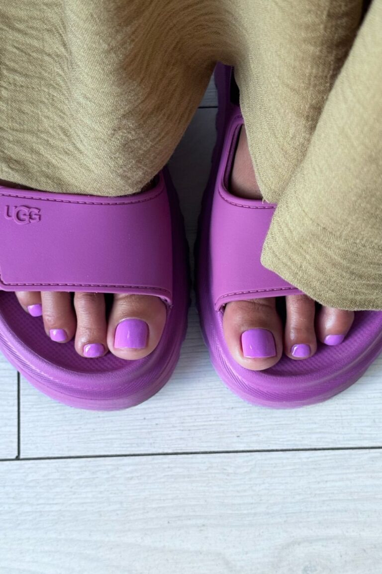 23 Trendy Spring Toenail Colors for a Fresh Seasonal Look