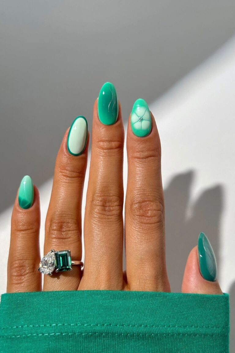 Fresh and Trendy Green Summer Nails to Try This Season
