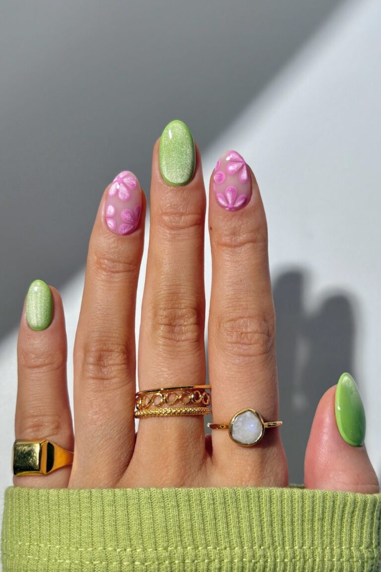 Fresh and Trendy Green Summer Nails to Try This Season