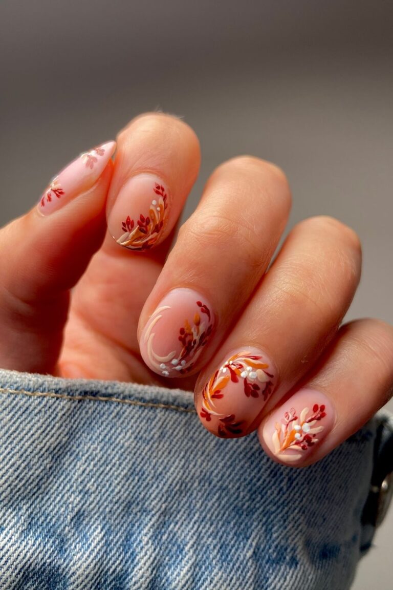 29 Cute Nails for Fall That You'll Want to Try This Season