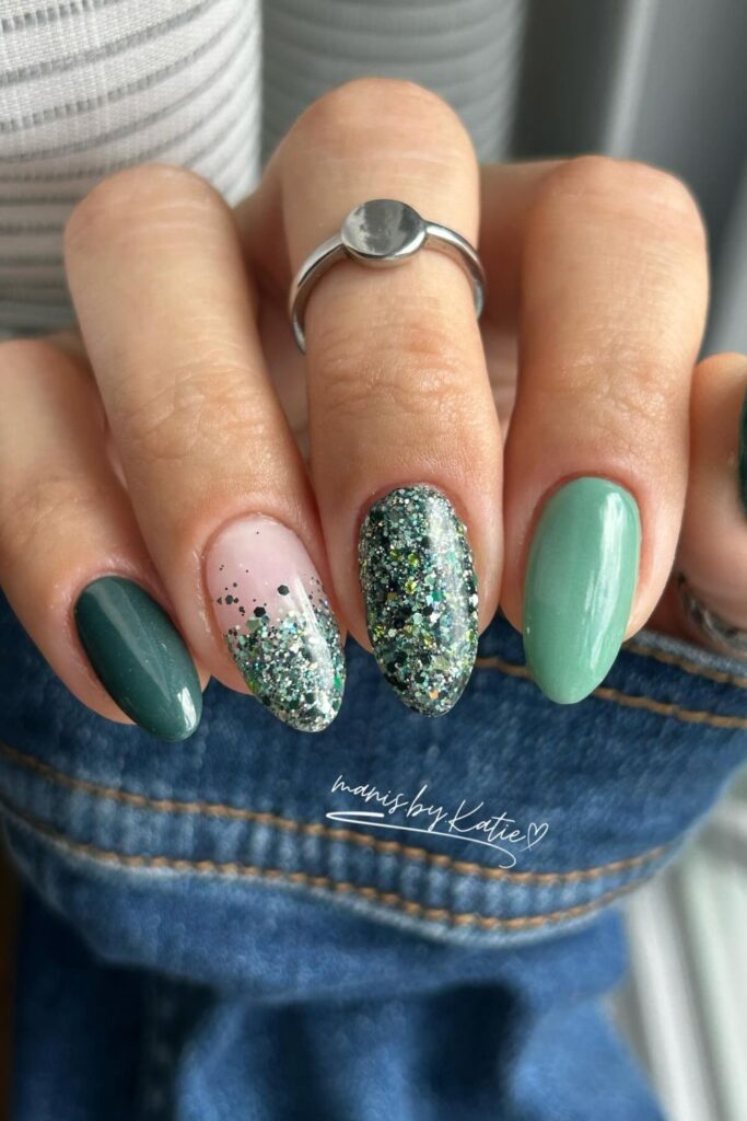 27 Green Fall Nails That You’ll Want to Copy This Season