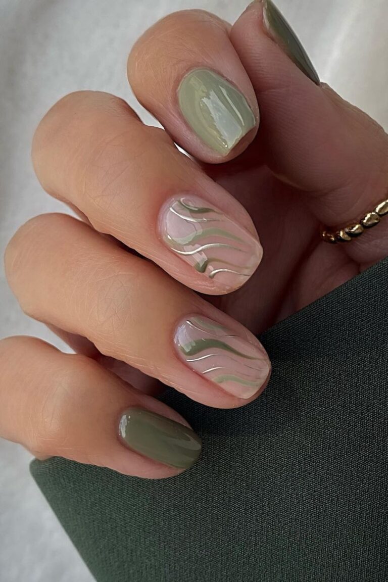 27 Green Fall Nails That You’ll Want to Copy This Season