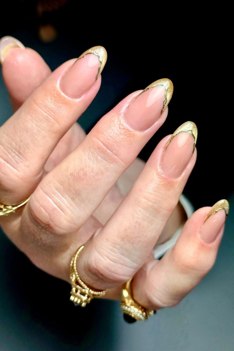 21 Gold Chrome Nails That Look Stunning in Every Season