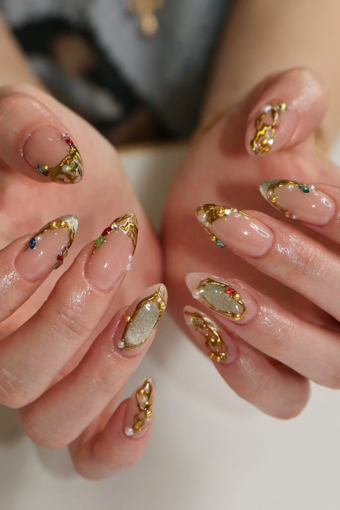 28 Gold Nail Designs That Shine with Elegance and Style
