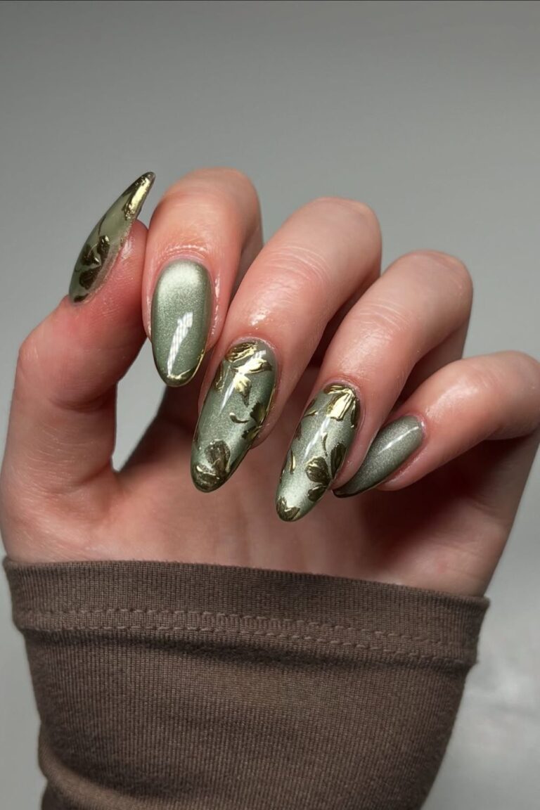 28 Gold Nail Designs That Shine with Elegance and Style