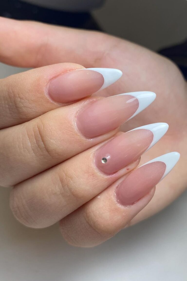 25 Timeless White French Tip Nails to Try This Season