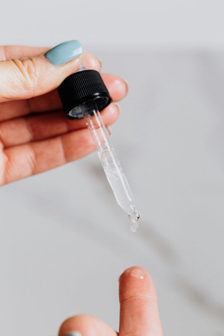 4 Homemade Nail Growth Serum Recipes to Grow Nails Stronger