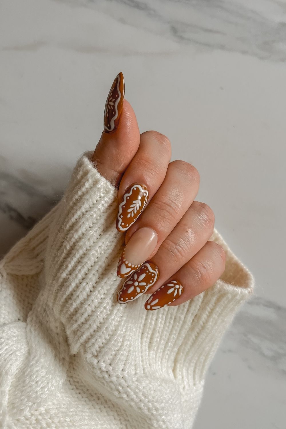 21 Gingerbread Nails to Try This Holiday Season