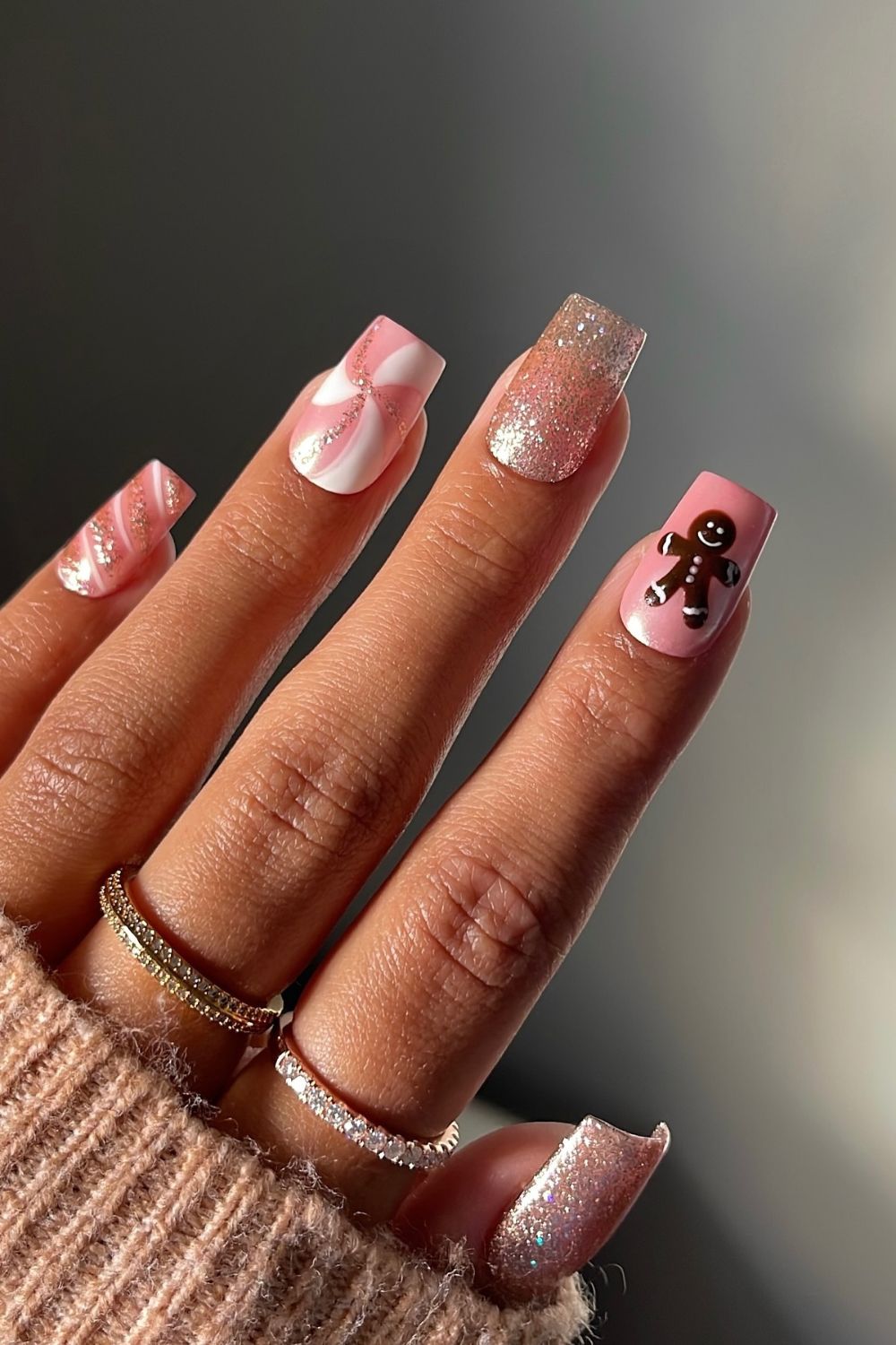 21 Gingerbread Nails to Try This Holiday Season