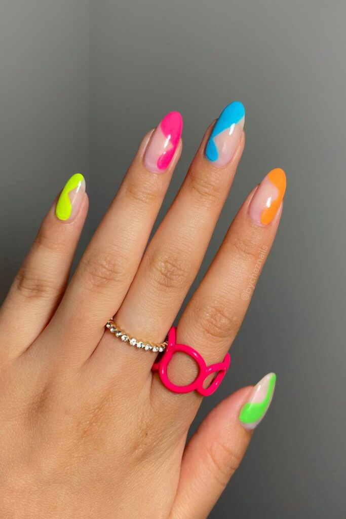 16 Nails with Different Colors on Each Hand: A Trend to Try Now