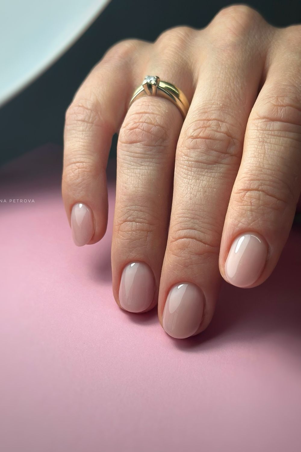 19 Chic and Easy Short Almond Nails to Try Right Now