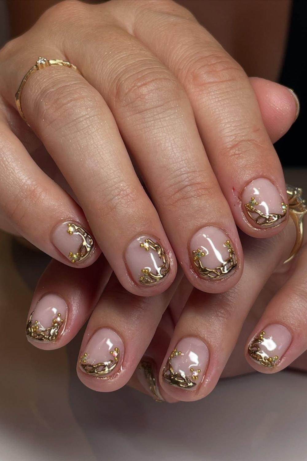 19 Chic and Easy Short Almond Nails to Try Right Now